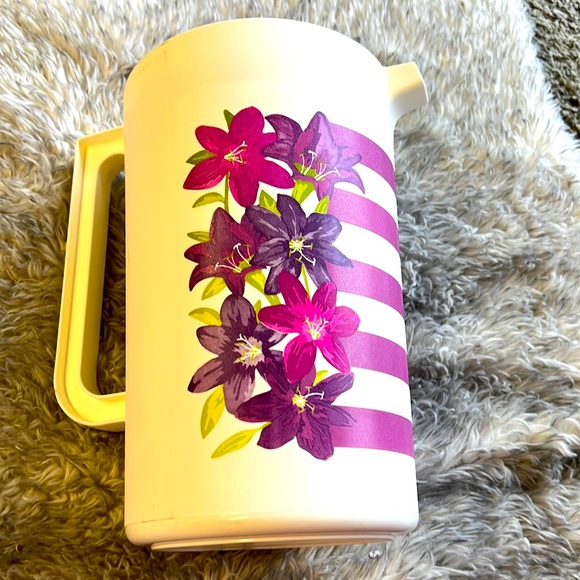 Tupperware | Kitchen | Rare Tupperware Plastic Pitcher With Flowers ...